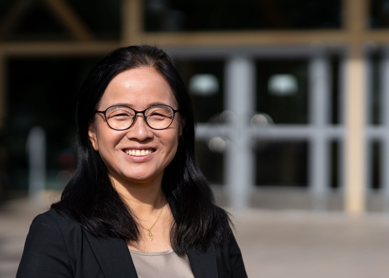 Professor Xiaodong Zou - IVA´s Gold Medal | Electron Microscopy Sweden